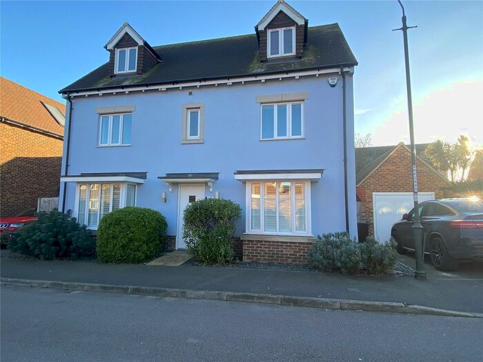 5 Bedroom Detached House For Sale In Helen Thompson Close, Iwade ...