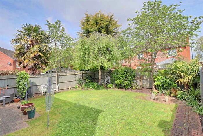 4 Bedroom Detached House For Sale In Hathorn Road, Hucclecote ...