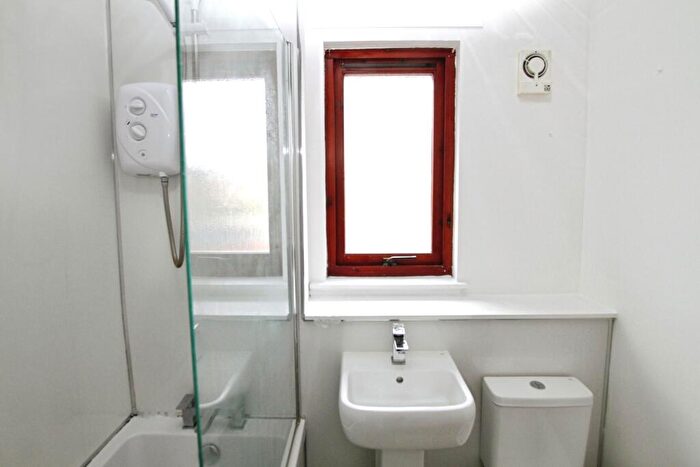 2 Bedroom Terraced House To Rent In Sinclair Place, Falkirk, FK2