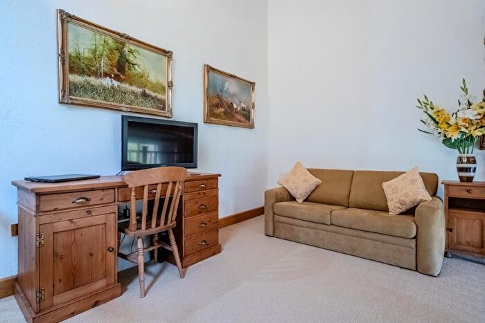 3 Bedroom Barn Conversion For Sale In Aylmerton, NR11