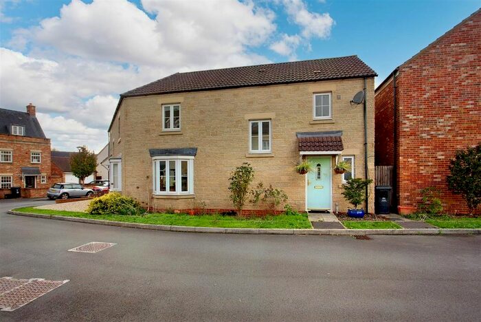 Houses for sale in Tadpole Lane, Swindon