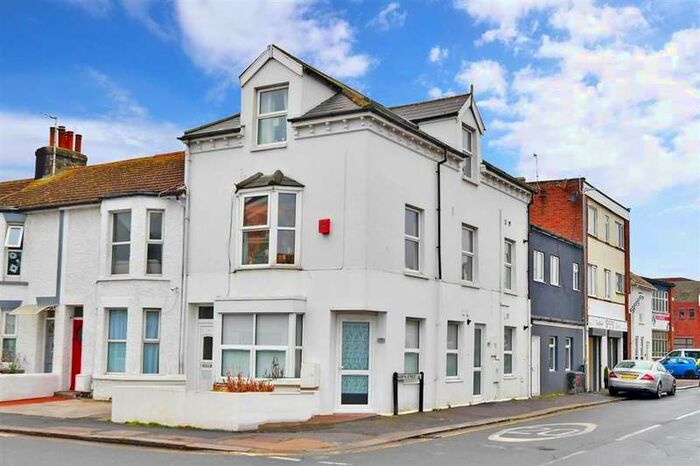 Houses for sale & to rent in BN41 1AG, Station Road, South Portslade ...