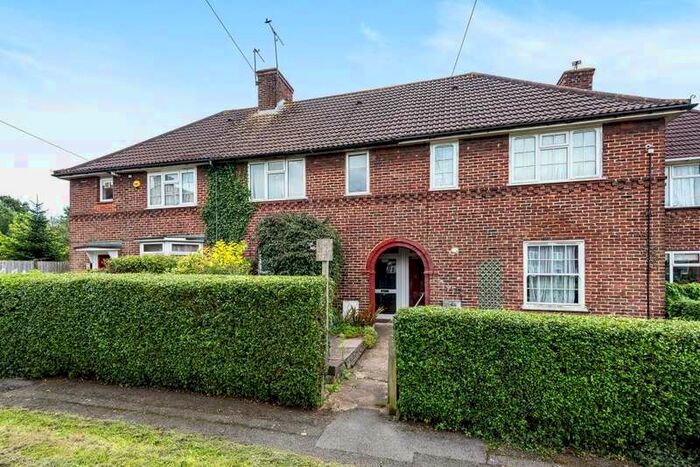 Houses for sale & to rent in HA8 0JJ, Blundell Road, Burnt Oak Edgware