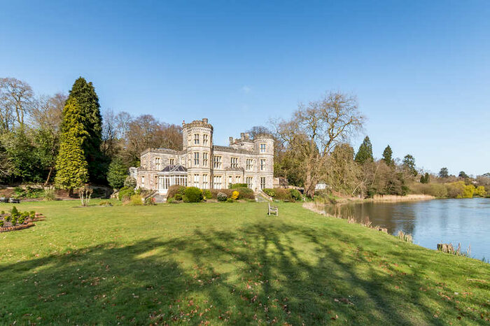 Houses for sale & to rent in BH24 2BD, Avon Castle Drive, St Leonards ...