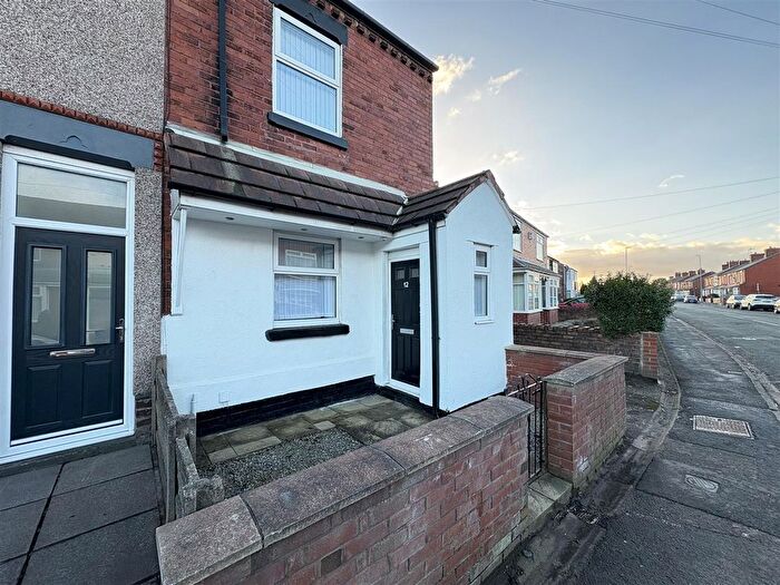 2 Bedroom Terraced House For Sale In Gartons Lane, Clock Face, St ...