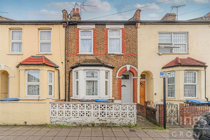 Houses for sale to rent in N18 3BF Banksia Road Edmonton Green London