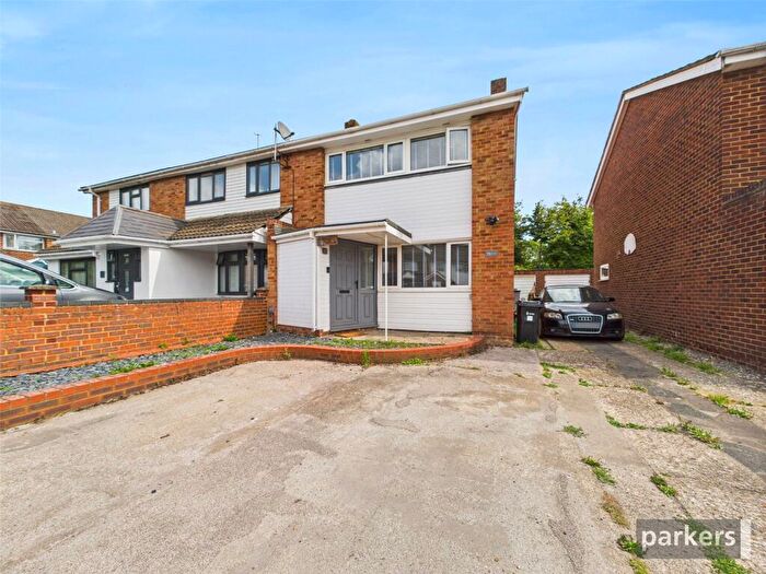 Properties for sale in RG5, Woodley - Houses for sale & to rent