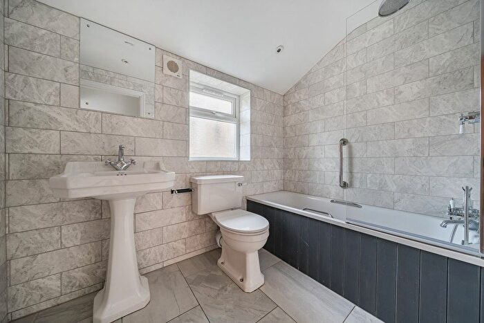 3 Bedroom Terraced House For Sale In Brocklehurst Street, London, SE14