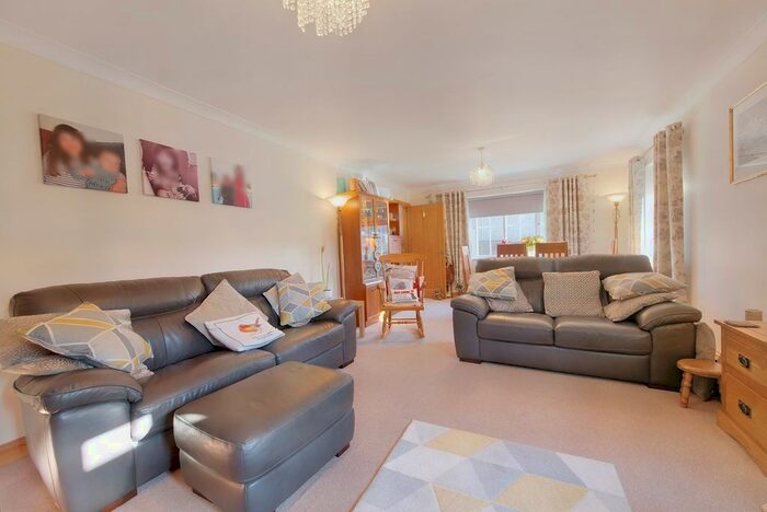 4 Bedroom Detached House For Sale In Llys Anron, Cross Hands, Llanelli ...