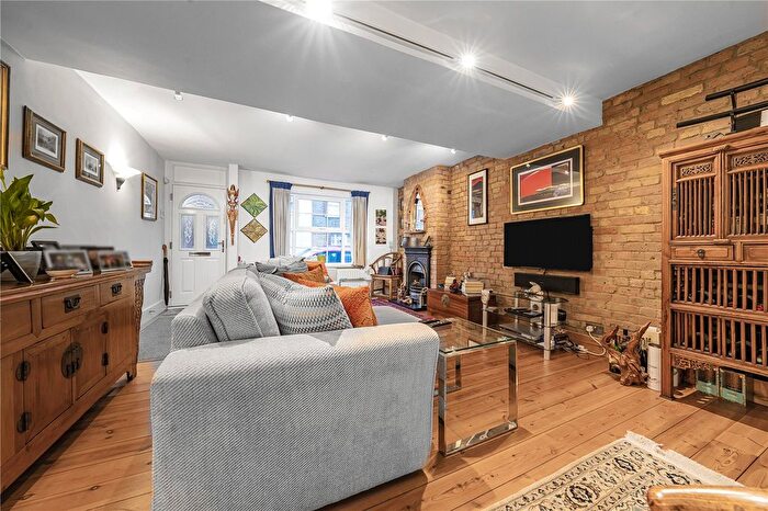 2 Bedroom End Terrace House For Sale In Hamilton Road, Twickenham, TW2