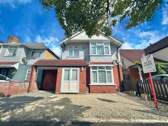 3 Bedroom Detached House For Sale In Walcot Road, Old Walcot, Swindon, SN3