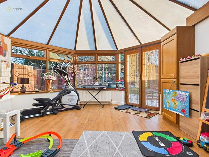 3 Bedroom Detached House For Sale In Tile Cross Road, Tile Cross, B33