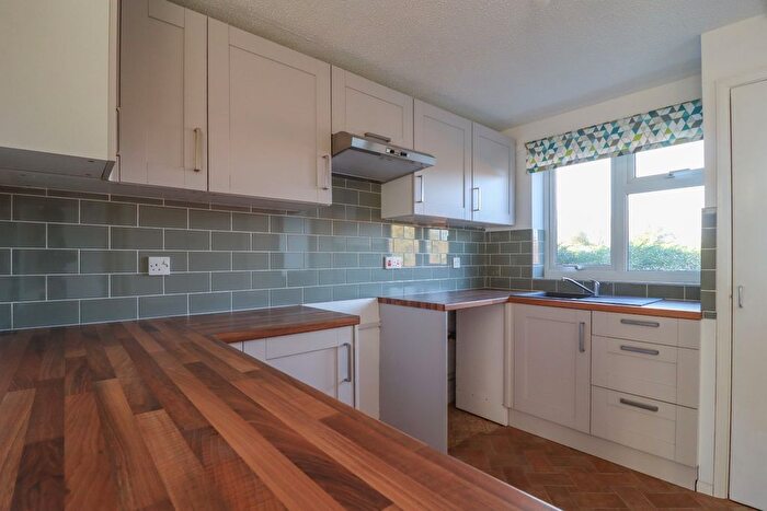 2 Bedroom Semi-Detached Bungalow For Sale In Pound Green Close ...