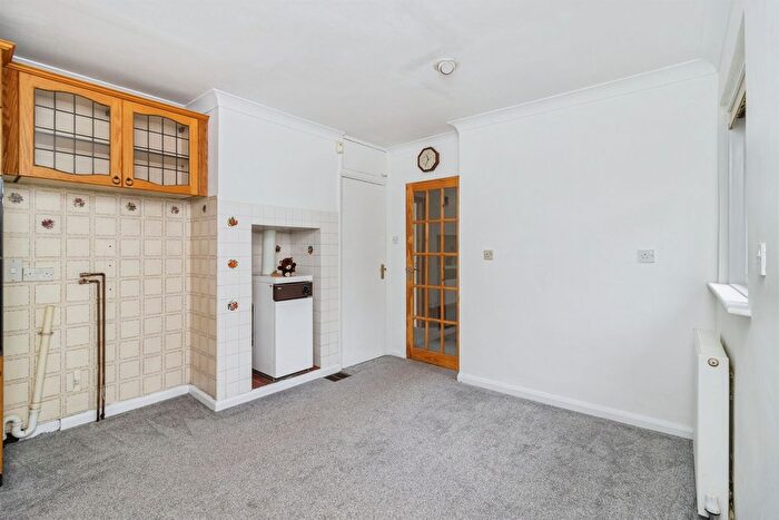 3 Bedroom Detached Bungalow For Sale In The Tors, Kingskerswell, Newton ...