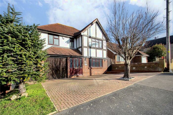 4 Bedroom Detached House For Sale In Kent Road, Longfield, Kent, DA3