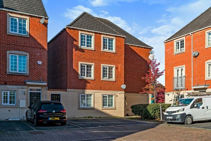 2 Bedroom Apartment For Sale In Columbus Avenue, Brierley Hill, DY5