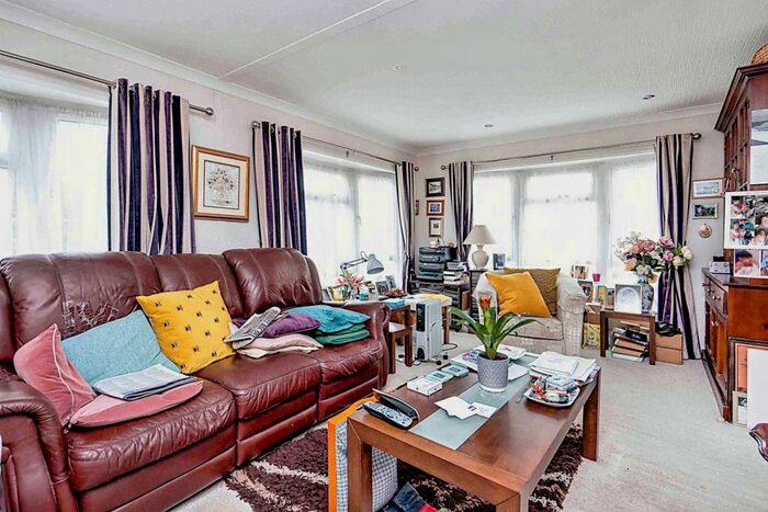 2 Bedroom Mobile Home For Sale In Foxhunter Residential Park, Monkton ...