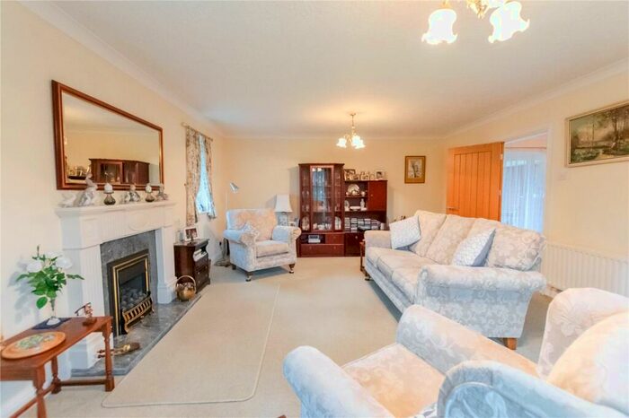 3 Bedroom Bungalow For Sale In The Avenue, Healing, Grimsby ...