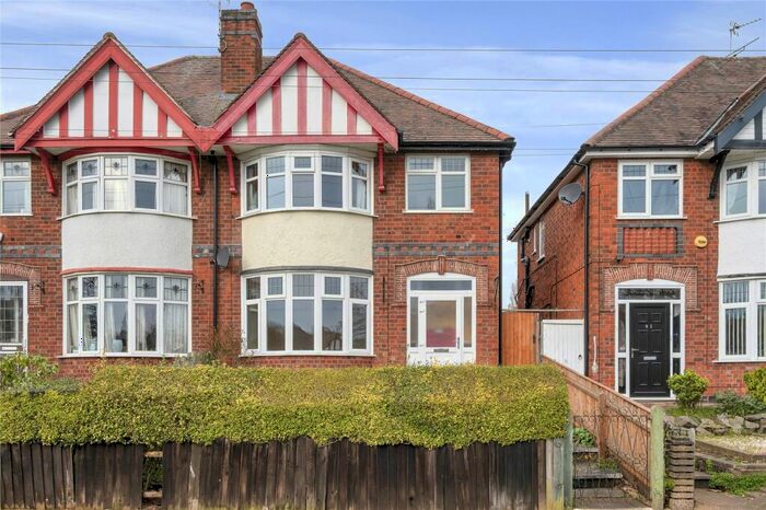 3 Bedroom Semi-Detached House For Sale In Wyngate Drive, Leicester ...