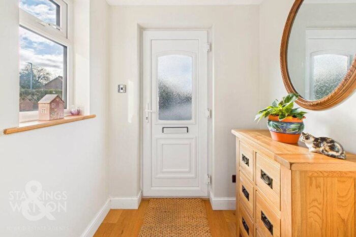 2 Bedroom Semi-Detached House For Sale In Keeling Way, Attleborough, NR17