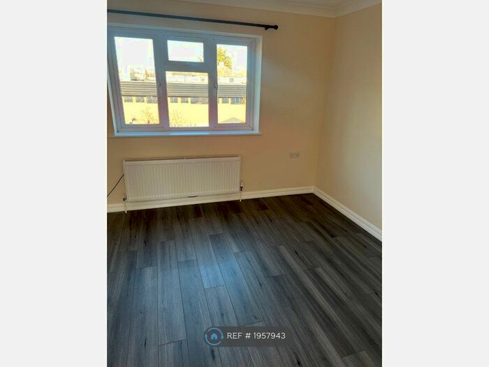 2 Bedroom End Of Terrace House To Rent In Gloucester Avenue, East ...