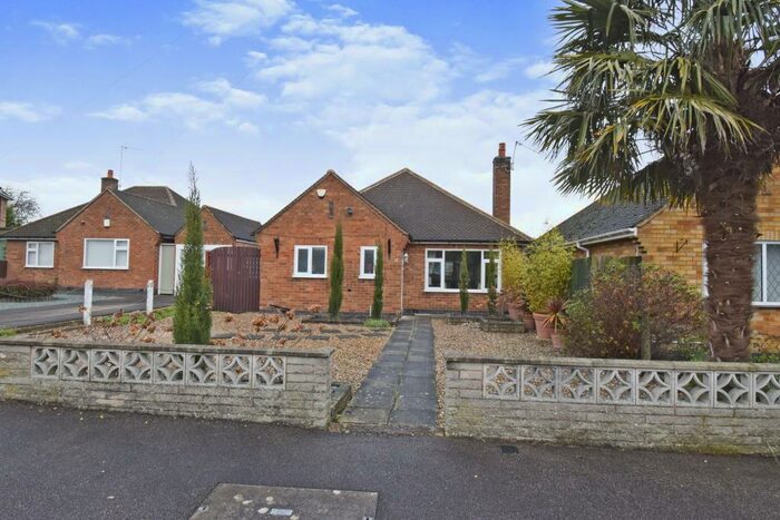 3 Bedroom Bungalow For Sale In Broadgate Close, Birstall, Leicester ...