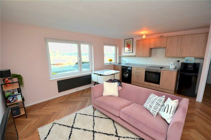 1 Bedroom Flat To Rent In The Channel, Burbo Way, New Brighton, CH45