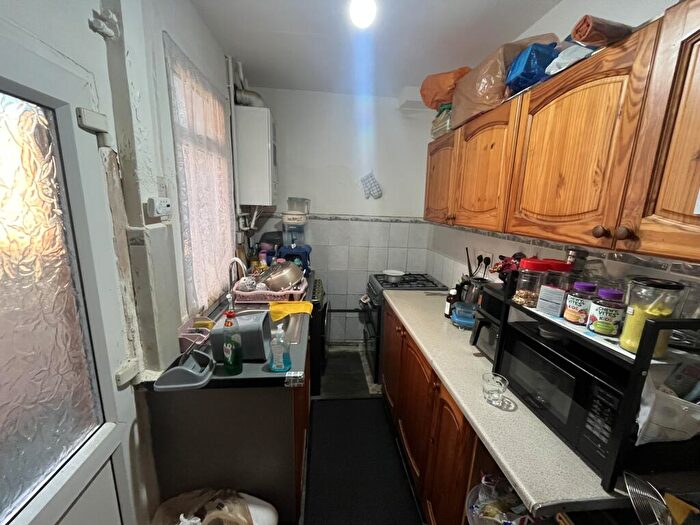 2 Bedroom Terraced House For Sale In Roslyn Street, Leicester ...