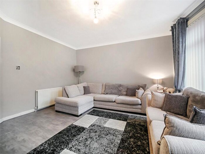 3 Bedroom Flat For Sale In Balgraybank Street, Springburn, Glasgow City ...
