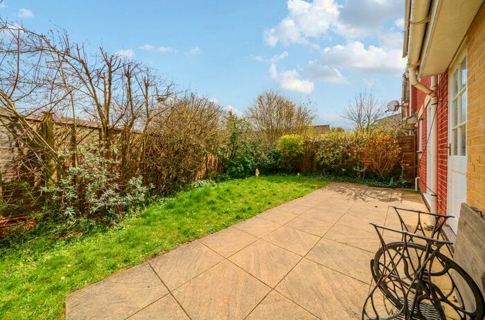 2 Bedroom Link Detached House For Sale In Acland Close, Headington ...