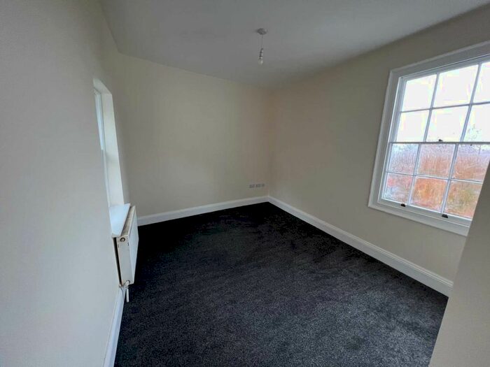 2 Bedroom Maisonette To Rent In Elwell House, Totnes, TQ9