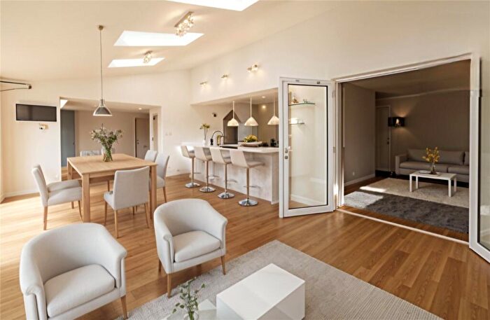 5 Bedroom Detached House For Sale In St. Aubins Park, Hayling Island ...