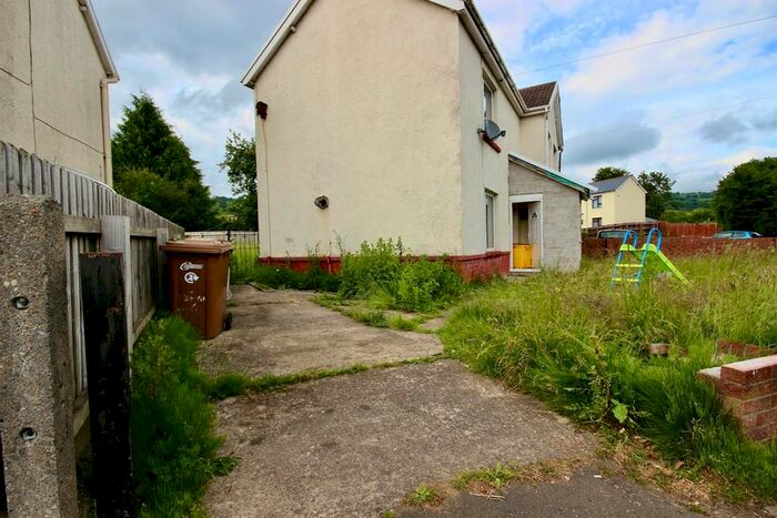 3 Bedroom Semi-Detached House For Sale In Bryn-Y-Fran Avenue, Trethomas ...