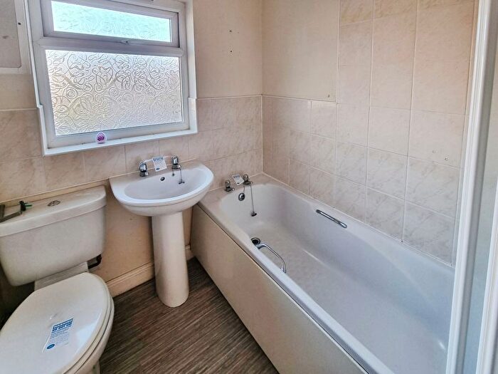 3 Bedroom Semi-Detached House For Sale In Mayfield Avenue, Newcastle ...