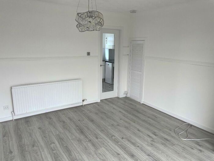 2 Bedroom Semi-Detached House For Sale In Earlston Crescent, Coatbridge ...