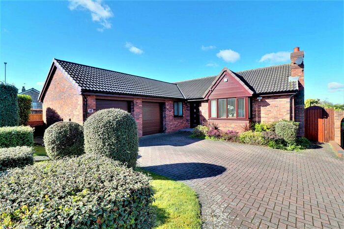 3 Bedroom Detached Bungalow For Sale In Temple Gate, Leeds, LS15