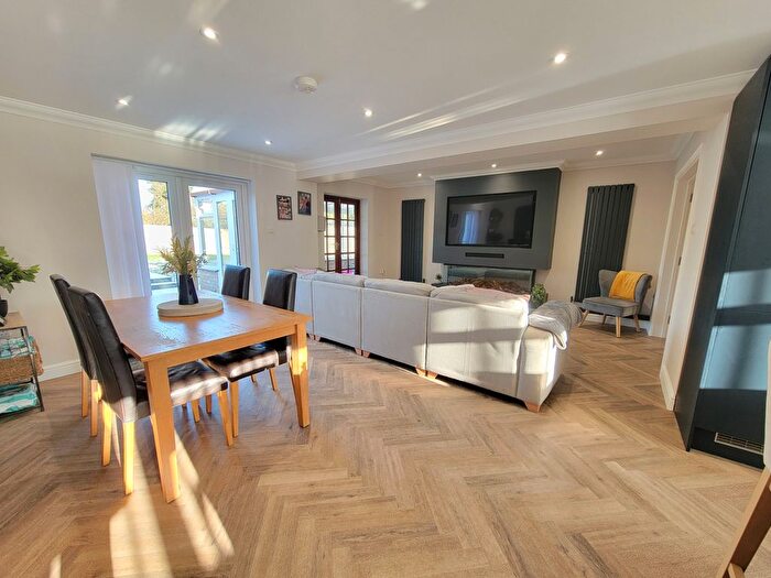 3 Bedroom Bungalow For Sale In Beech Close, Sproughton, Ipswich ...