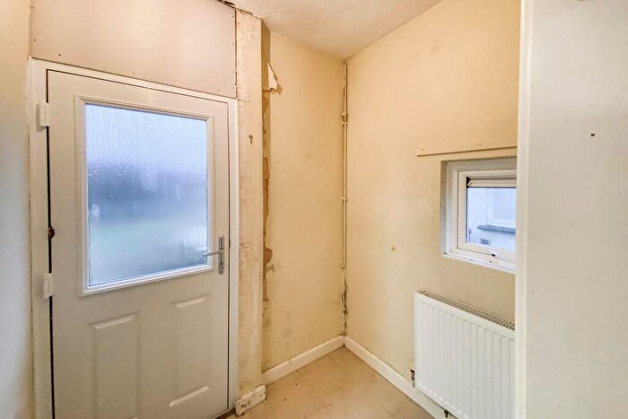 3 Bedroom End Of Terrace House For Sale In Downing Street, Chippenham ...