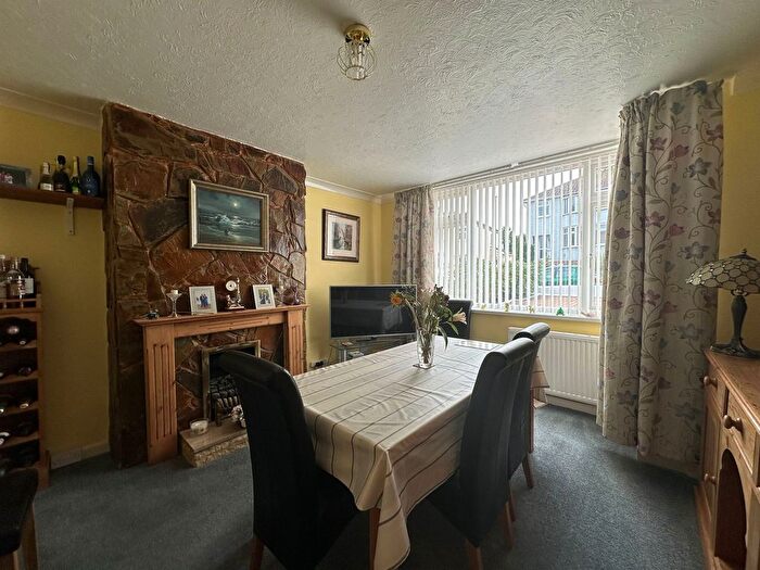 3 Bedroom End Of Terrace House For Sale In Highland Road, Torquay, TQ2