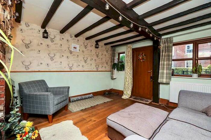 2 Bedroom Cottage For Sale In 2 North Road Cottages, Great North Road ...