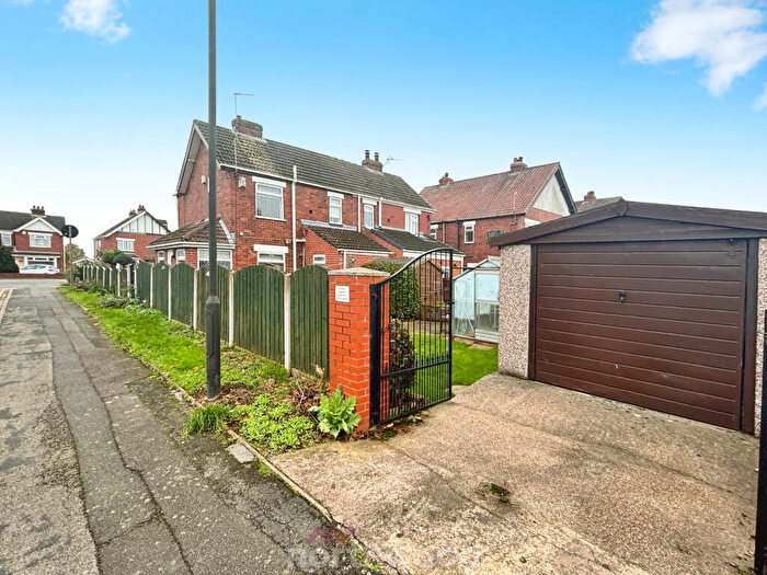 2 Bedroom Semi-Detached House For Sale In High Street, Dunsville, Doncaster, DN7