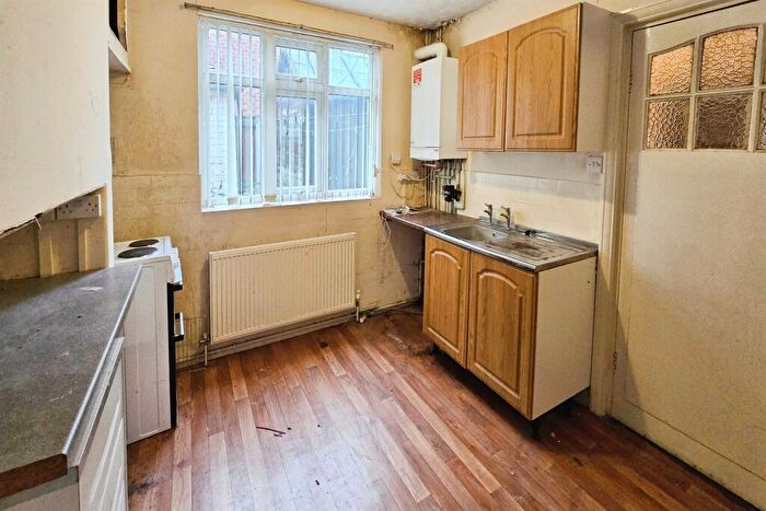 3 Bedroom Detached House For Sale In Bramcote Avenue, Chilwell, NG9