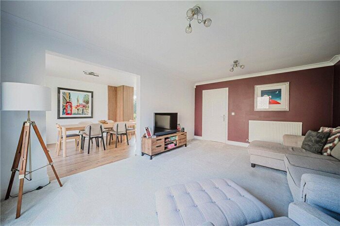 5 Bedroom Semi-Detached House For Sale In Lodge Gardens, Bramham ...