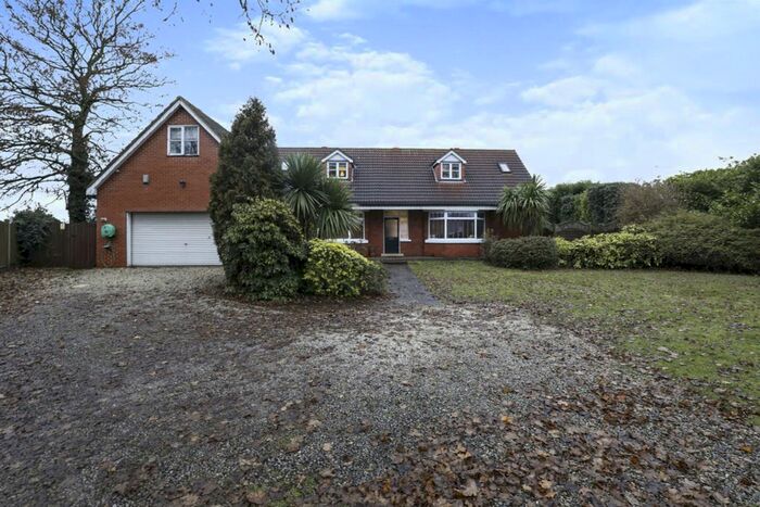 4 Bedroom Detached House For Sale In Thorne Road, Edenthorpe, Doncaster ...