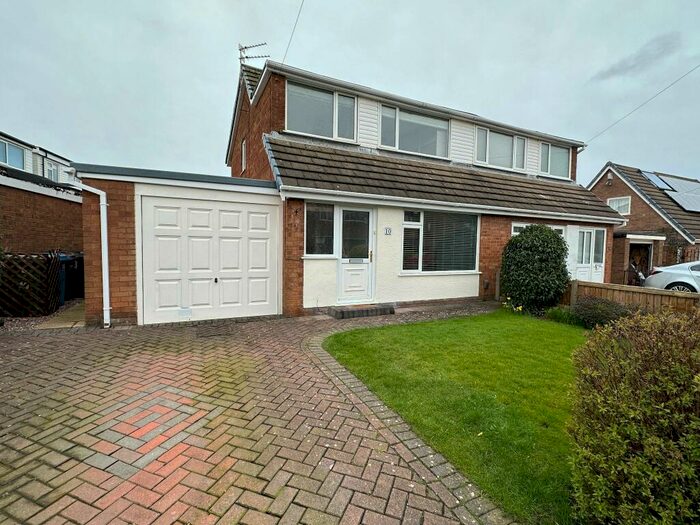 3 Bedroom Semi-Detached House To Rent In Central Avenue, Wesham, PR4