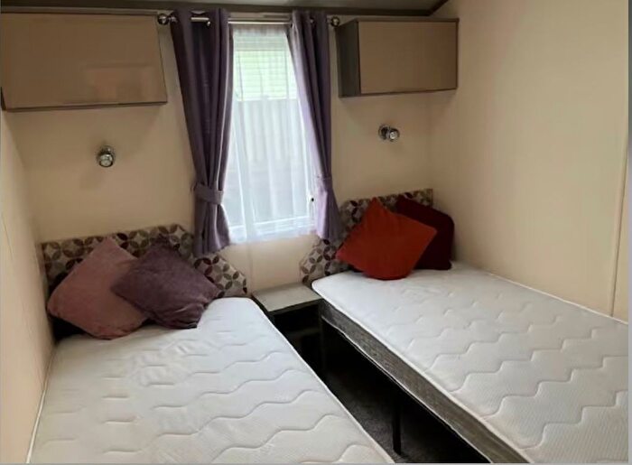 2 Bedroom Mobile/park Home For Sale In Wetherby Road, Knaresborough, HG5