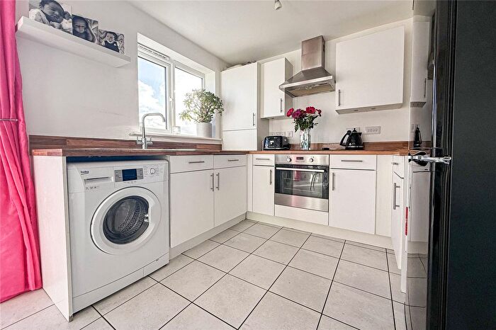 3 Bedroom Semi-Detached House For Sale In Risdon Drive, Ivybridge ...