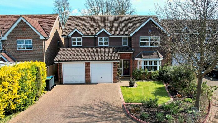 5 Bedroom Detached House For Sale In Selwyn Drive, Broadstairs, CT10