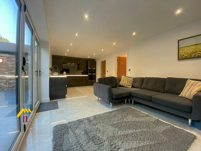 4 Bedroom Detached House For Sale In South End, Thorne, Doncaster, DN8