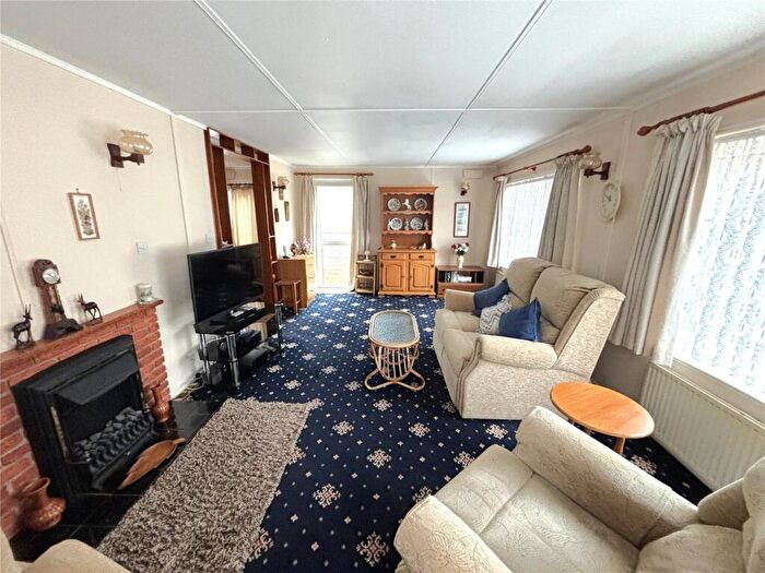 2 Bedroom Park Home For Sale In Cleevewood Park, Cleeve Wood Road ...
